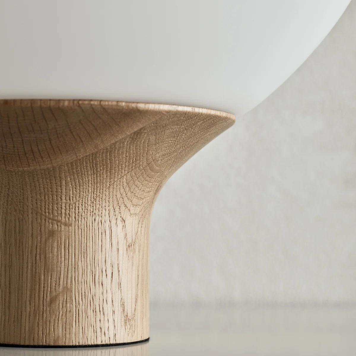 Bolia - Acorn Table lamp | Connox