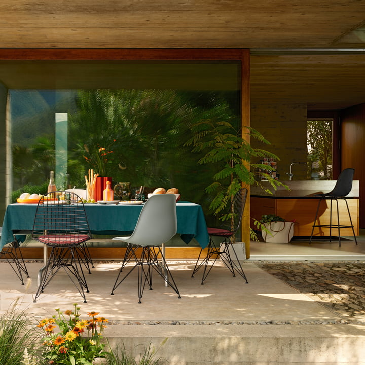 Vitra DSR Eames Plastic Side Chair in our shop